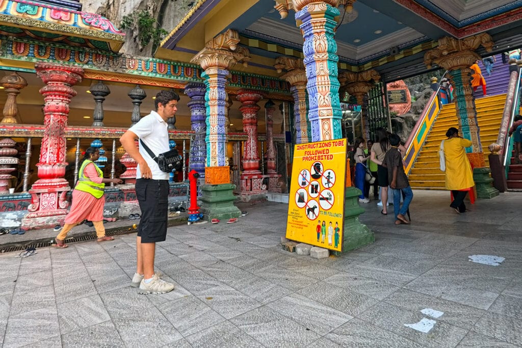 Batu Caves Dress Code: What to Wear for Women, Men & Children